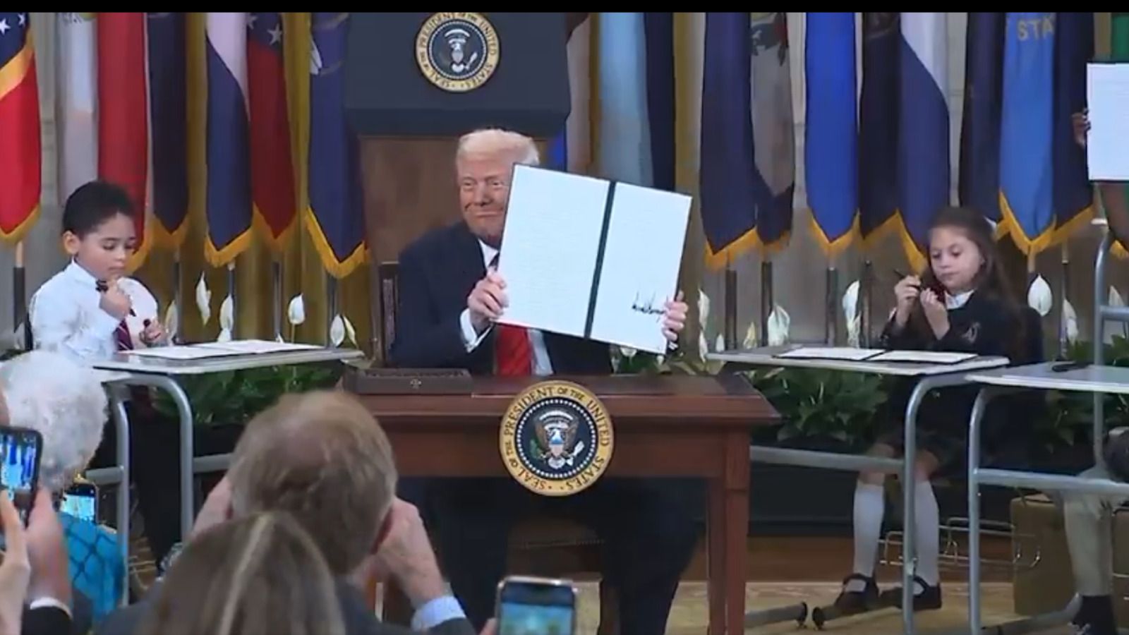 Trump signs EO eliminating Dept of Ed – The Radio Patriot